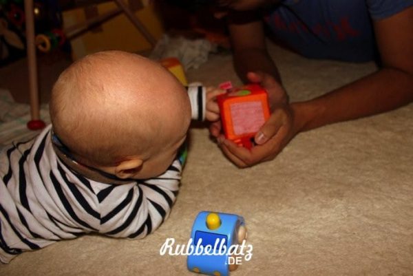 6 Monate altes Baby: Anhänglichkeit, Hautprobleme, Zahnen? | Rubbelbatz