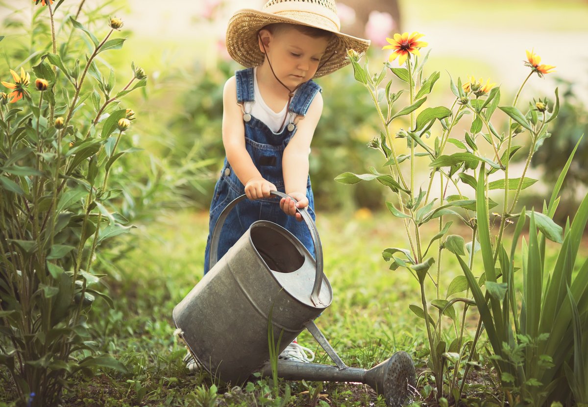 Outdoor-Aktivitäten mit Kindern: Was kann man draußen machen?